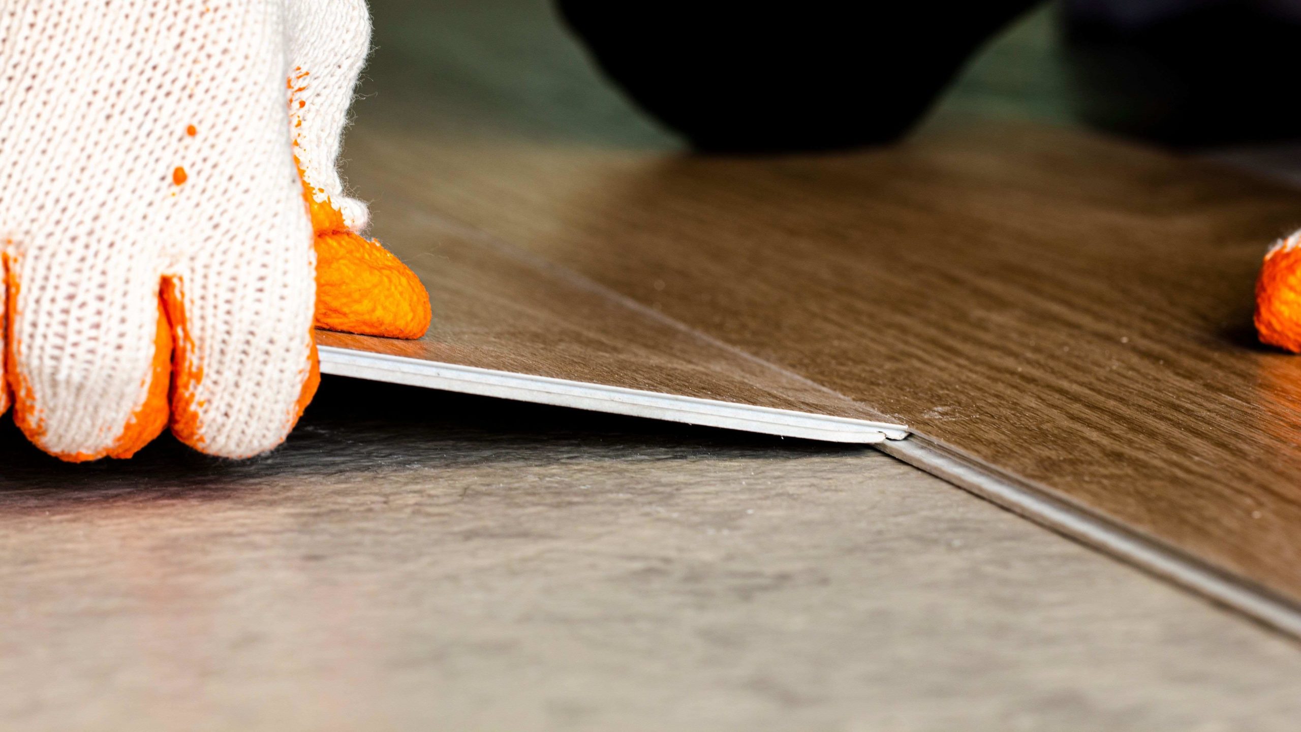 Klick-Vinyl verlegen: So geht’s | DielenDealer